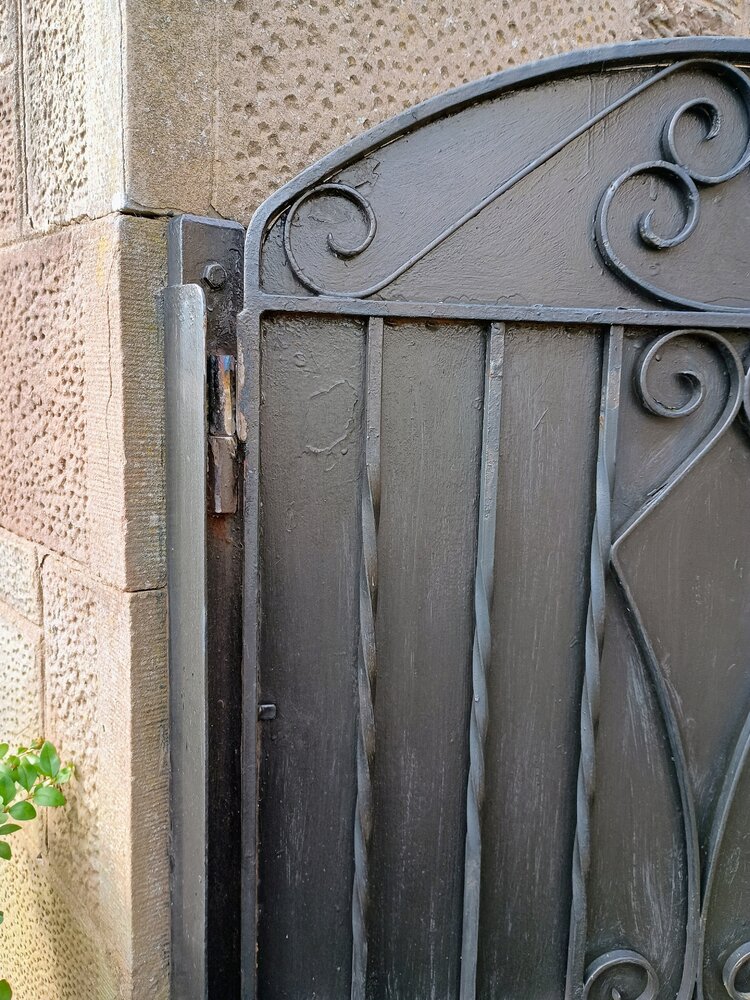 My sister's gate fail.... | MIG Welding Forum